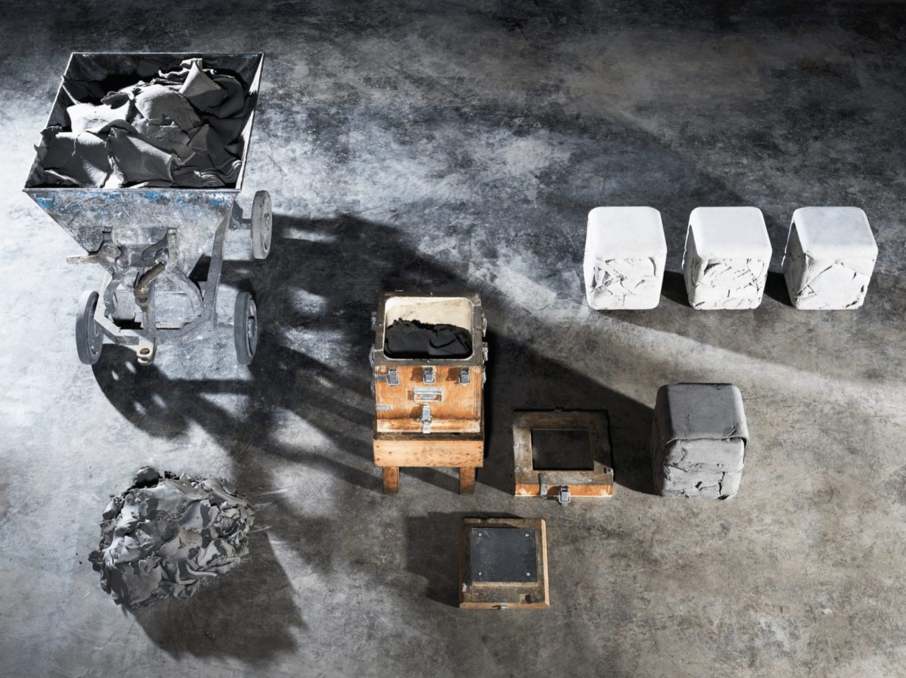 TRASH CUBE stołek od Swisspearl | Włóknocement | CEMart